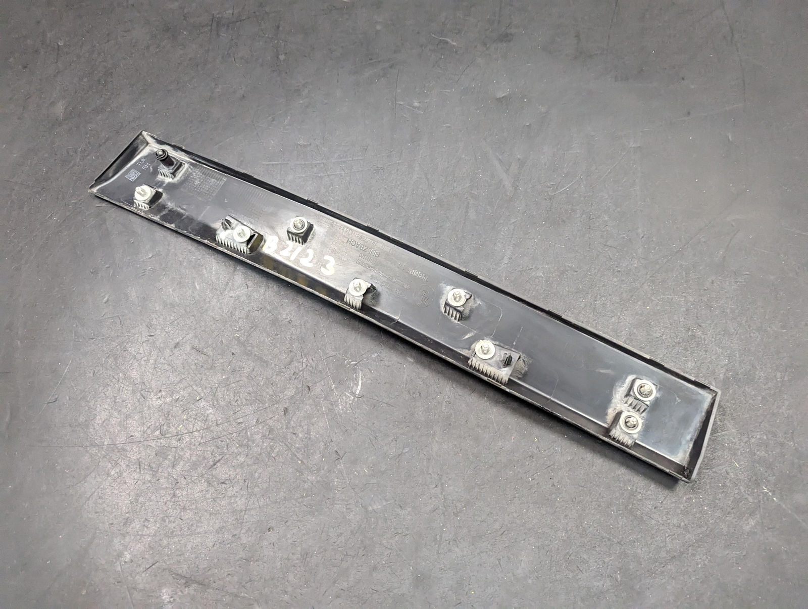 Rear Right Door Lower Molding 2022 BMW X1 51137352094 2016 2017 2018 ...