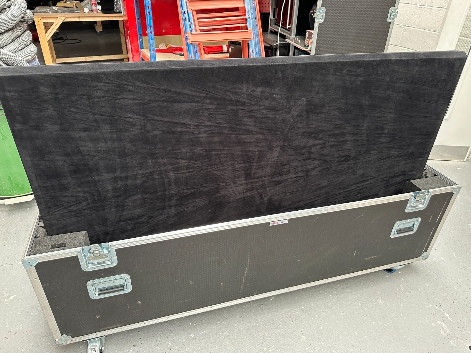 SAMSUNG DM82D 82" inch 1080p Commercial Digital Signage Display Monitor ...