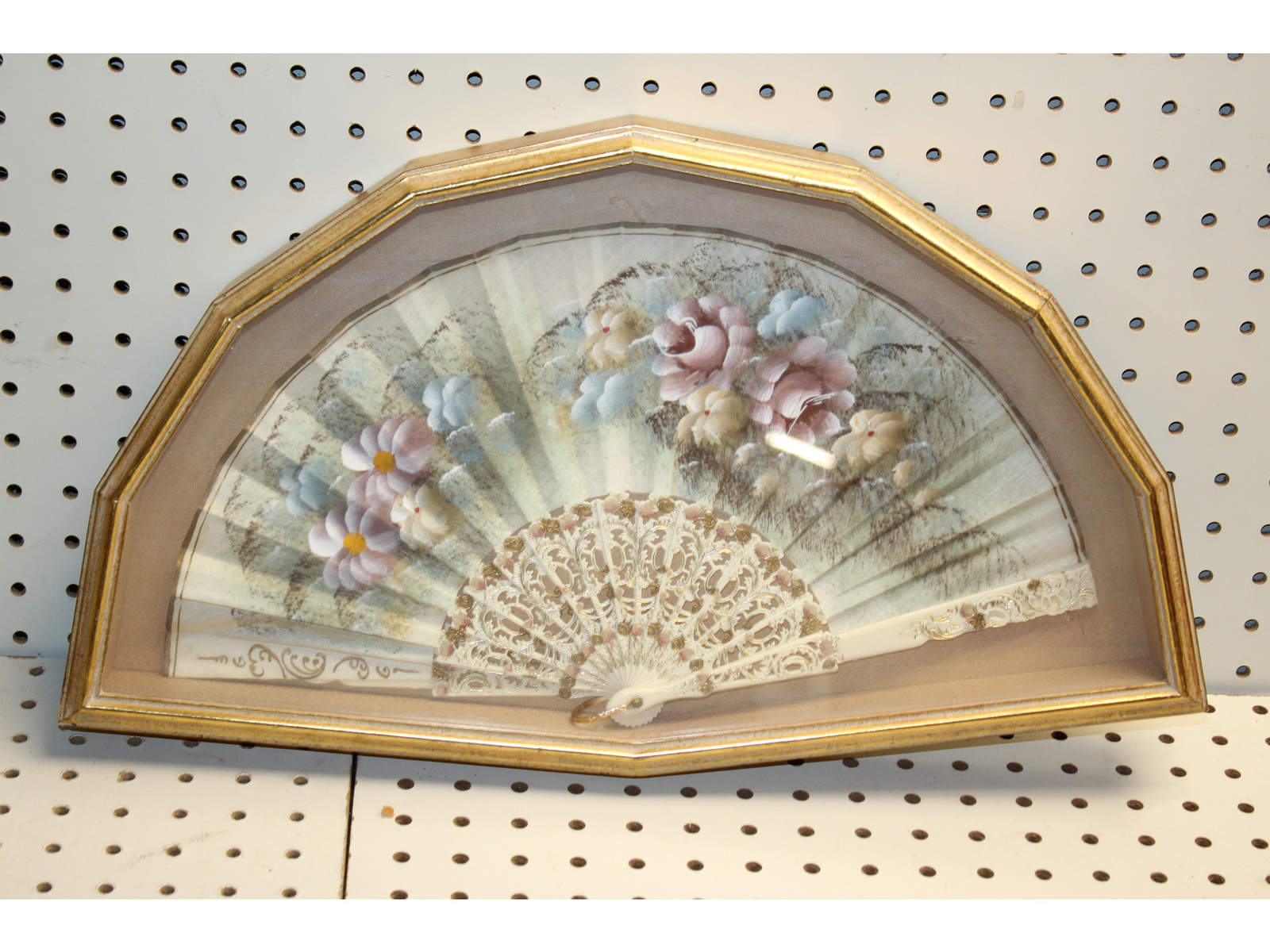 20 x 12 victorian fan in display case NEWMAN GALLERIES - Gem