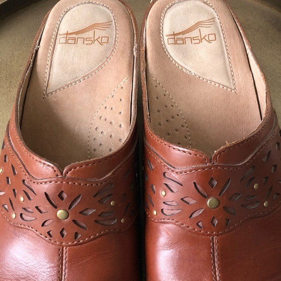 DANSKO LEATHER CLOGS WITH LASER CUT DETAIL. EU Size: … - Gem
