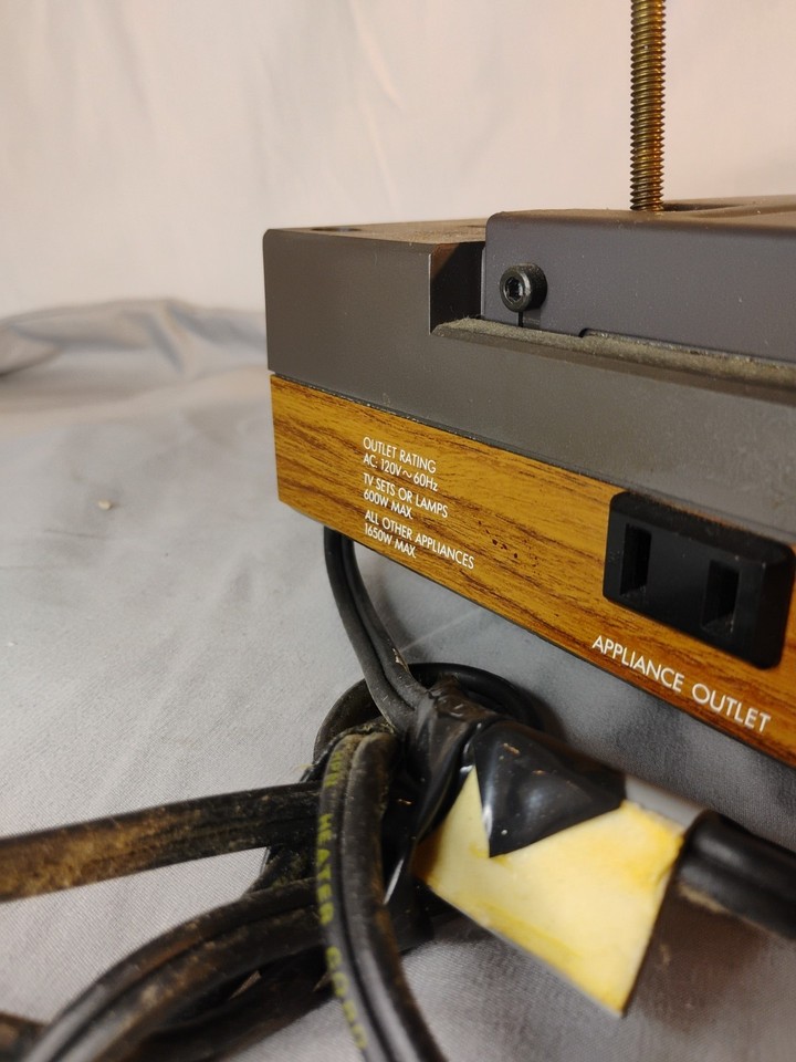 VINTAGE GENERAL ELECTRIC GE SPACEMAKER CLOCK RADIO 7-4220A, UNDER CAB ...