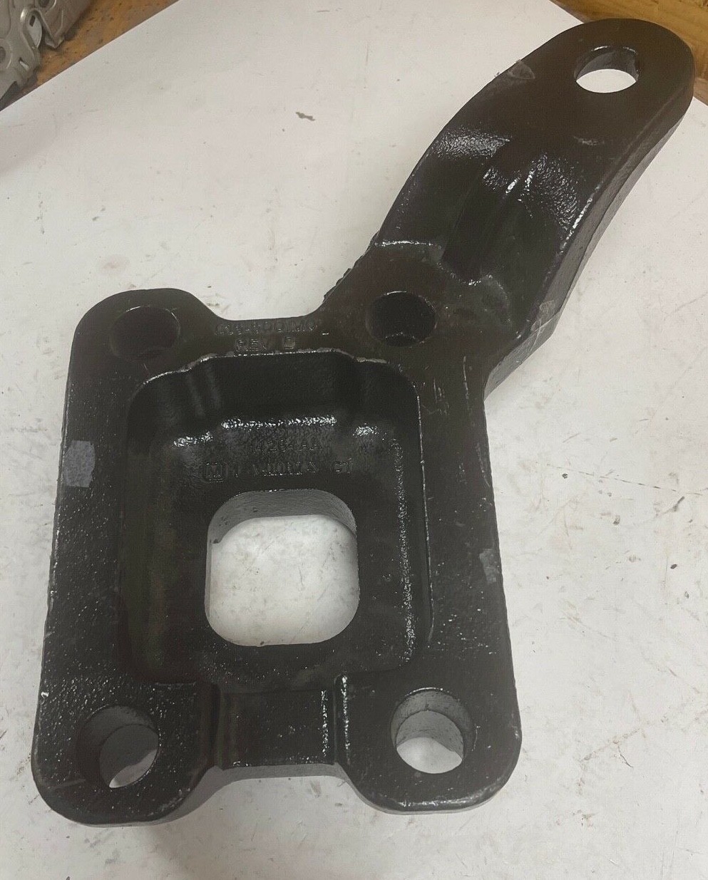 PETERBILT C16-6001M01 - CLAMP-AXLE LH W/LINK STUD DR for sale online | eBay