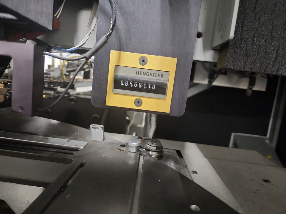 Universal Instruments Radial 8 6380 Insertion Machine only 8.6M ...