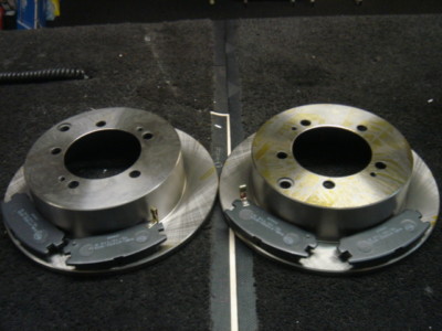 FOR MITSUBISHI SHOGUN PININ GDI REAR BRAKE DISCS & PADS | eBay UK