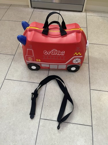 Fire Engine TRUNKI With Lead And Key | eBay UK