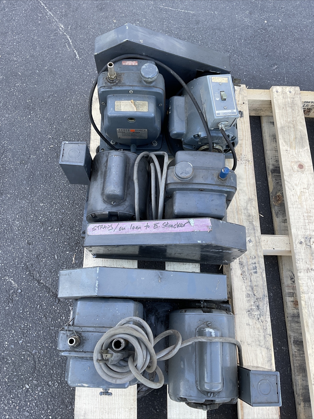 Cenco HyVac 2 Rotary Vane Belt Driven Vacuum Pump, 1/4 HP, 115V,local ...