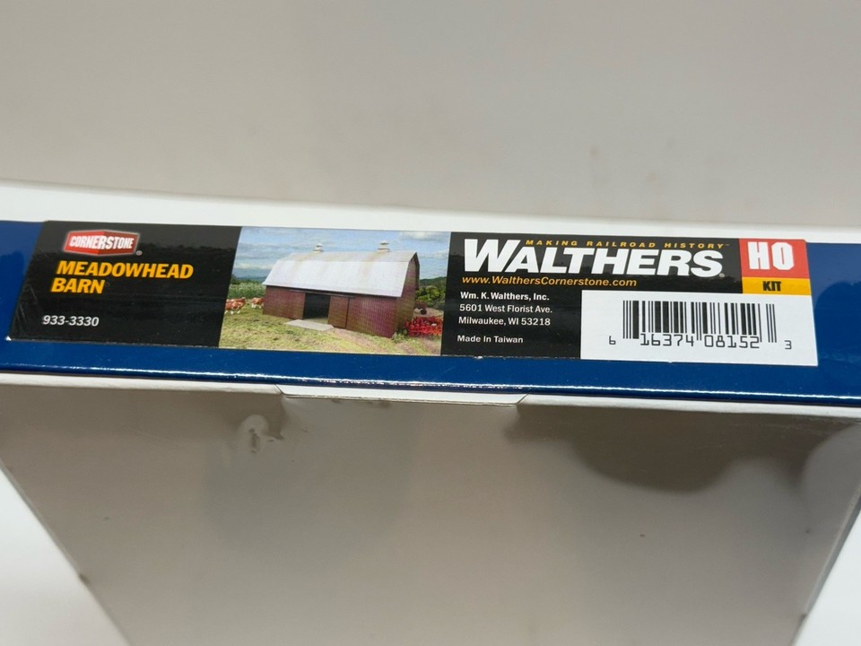 Walthers Cornerstone HO Scale Building/Structure Kit Meadowhead Barn ...