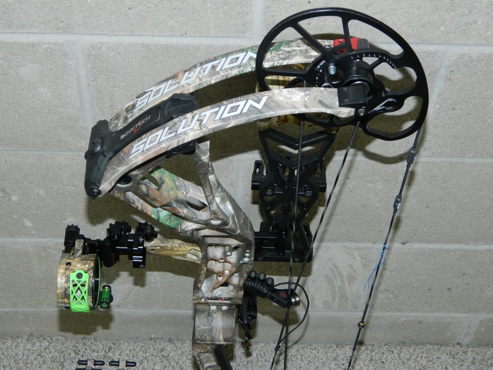 NEW Loaded BOWTECH Solution Bow Package- 50 to 60 lb- 25 to 30 ...