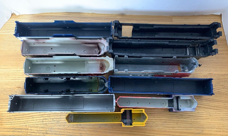 HO SCALE Train Car & Locomotive Body Lot Shells Chessie Penn NW Santa ...