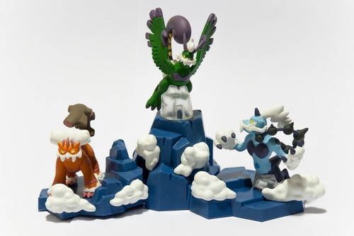 Pokemon Zukan 1/40 Tomy Celest Tornadus Demeteros Landorus Thunderus ...