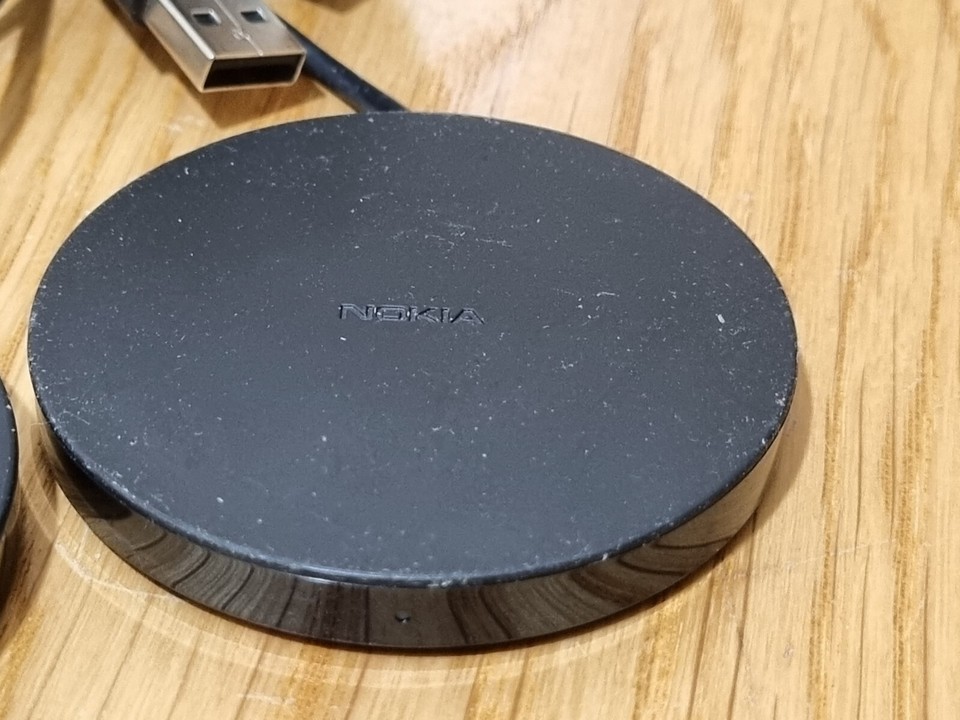 Joblot of 4 x Nokia DT-601 Universal Wireless Qi Charging Plate. Joblot ...