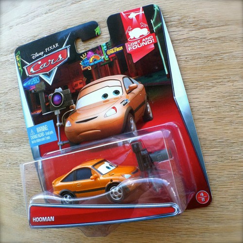 Disney PIXAR Cars HOOMAN diecast 2015 LOST AND FOUND! 4/8 camera ...
