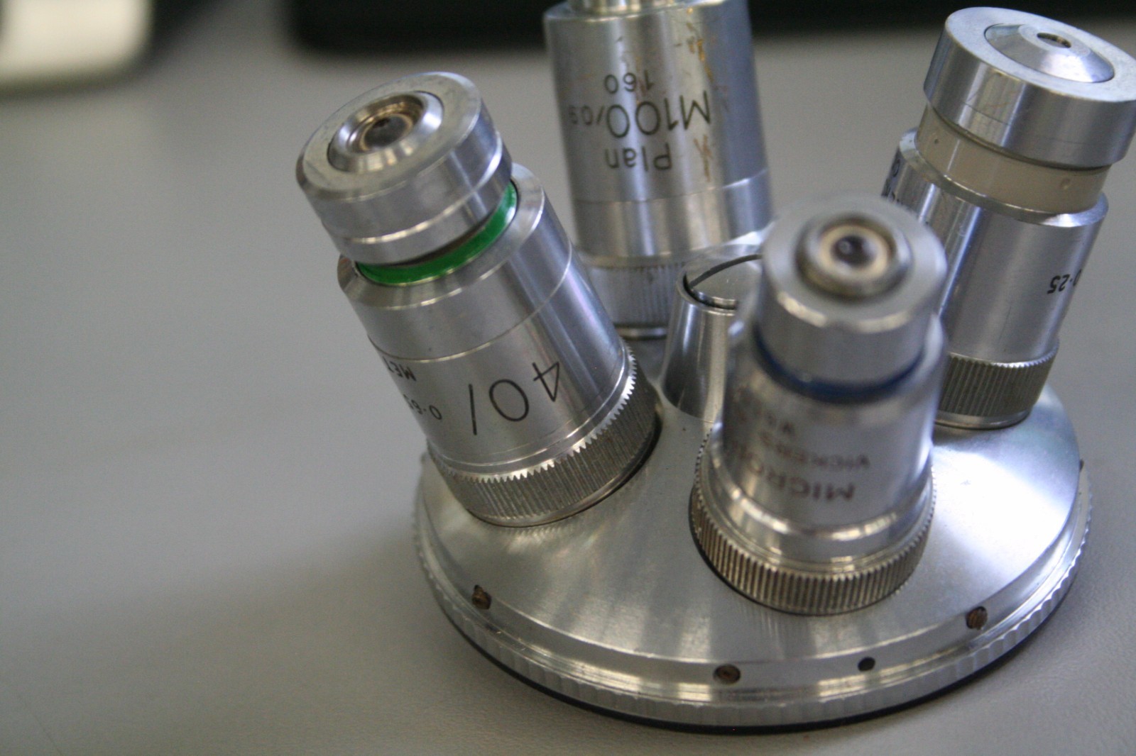 Vickers Microscope Objective Nosepiece Turret + 4 objectives 10x 20x ...