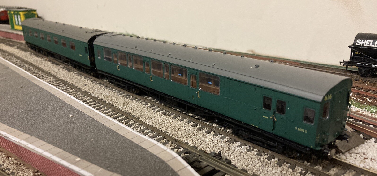 Hornby R4534 BR Maunsell Pull Push Coaches S1320S S6695S | eBay