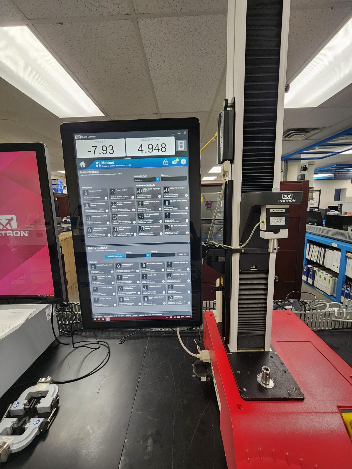 Instron 3345 Tensile/Compression Universal Testing Machine | eBay