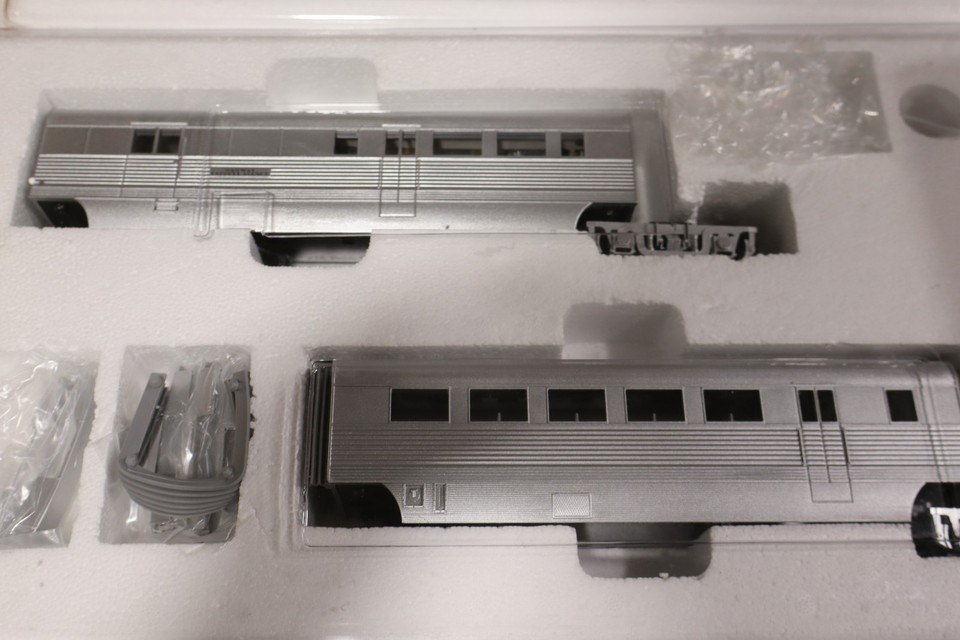 Rail King M.T.H O Scale Burlington Pioneer Zephyr Set #9900 No 30-2186-1 | eBay