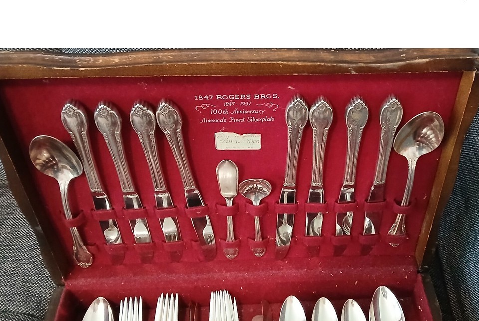 Rogers Bros. 100th Anniversary 60-piece silverware set, in original ...