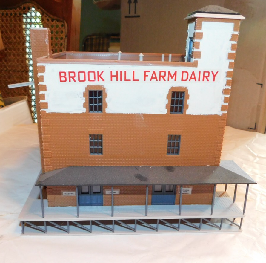 Walthers Cornerstone HO Scale #933-3010 Brookhill Dairy, Assembled | eBay
