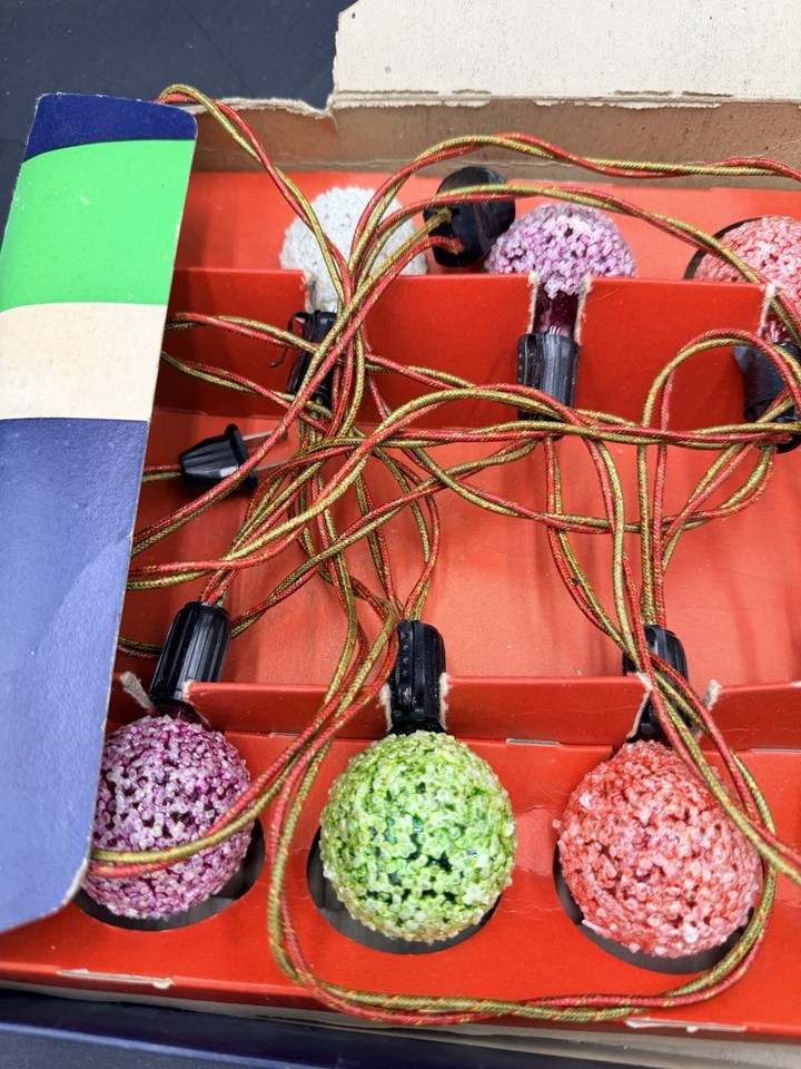 Royal Seven Light Fluorescent Sylvania Lamps Christmas Correct Bulbs In ...