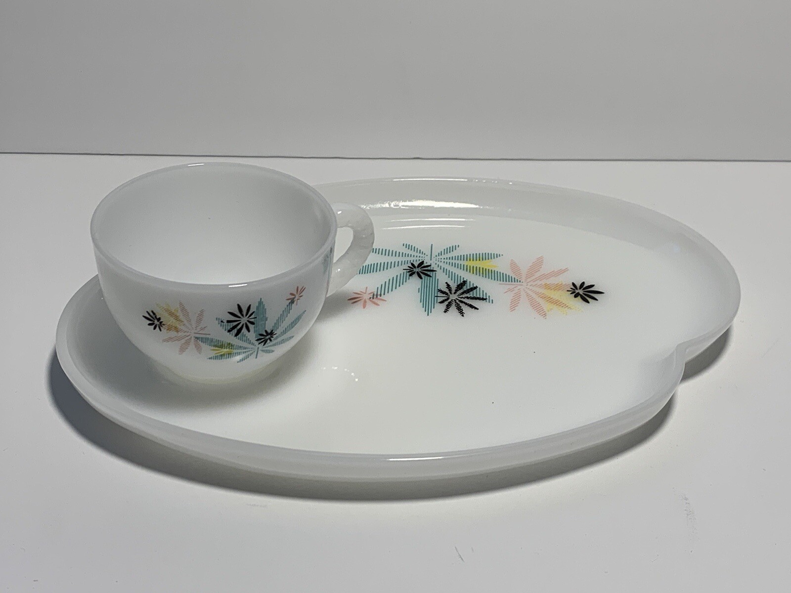 Vintage 1950s Patio Snack Set Atomic Flower Pot Leaf Box Federal Milk ...