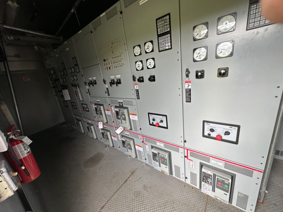 2000 AMP 3r 480v/277 208v TIE MAIN POWER HOUSE SWITCHGEAR PANEL ...