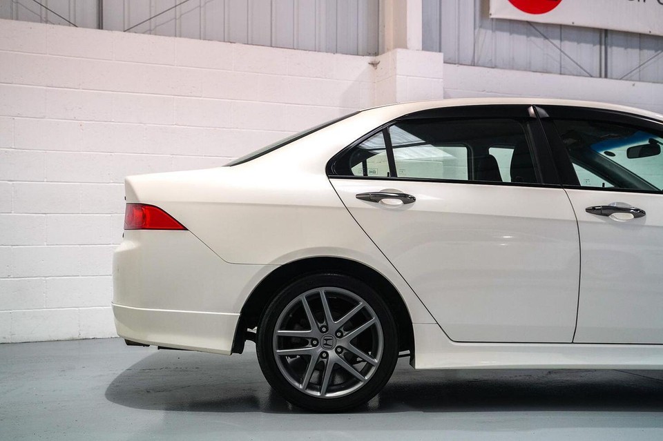 HONDA ACCORD EURO R CL7 k20a Japanese Import White Manual Petrol 2005 ...