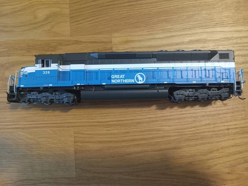 Athearn Genesis G63534 Great Northern SDP45 Locomotive 326 - HO Scale ...