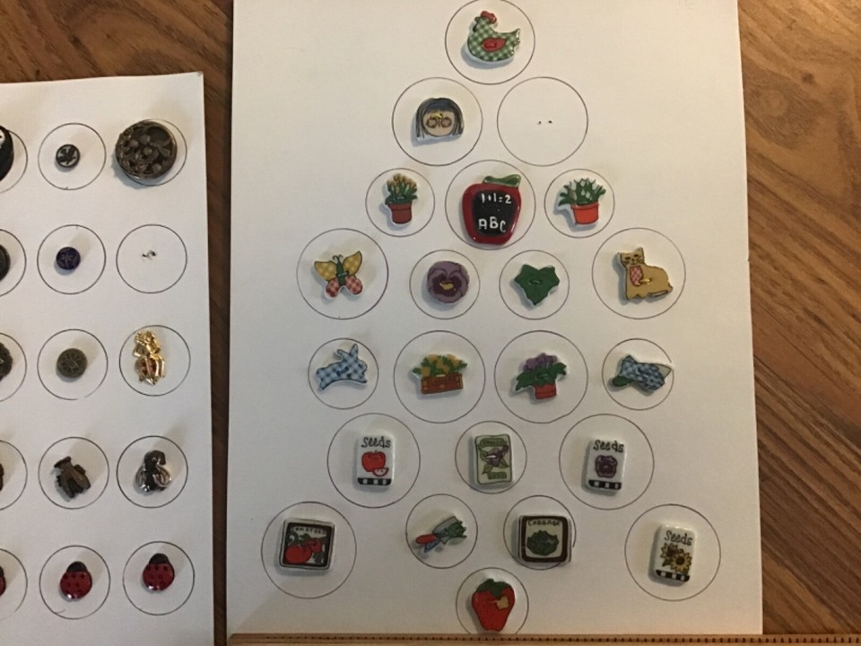 62 Vintage Mixed Material and Color Buttons Collector Display Card | eBay