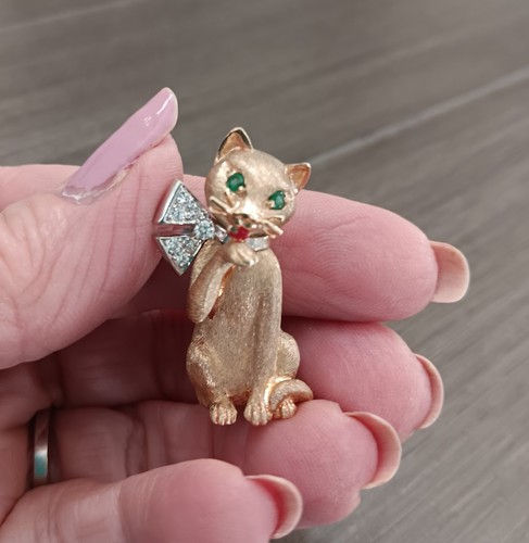 14KP Yellow Gold Dankner Cat Pin Brooch Emeralds and Diamonds | eBay