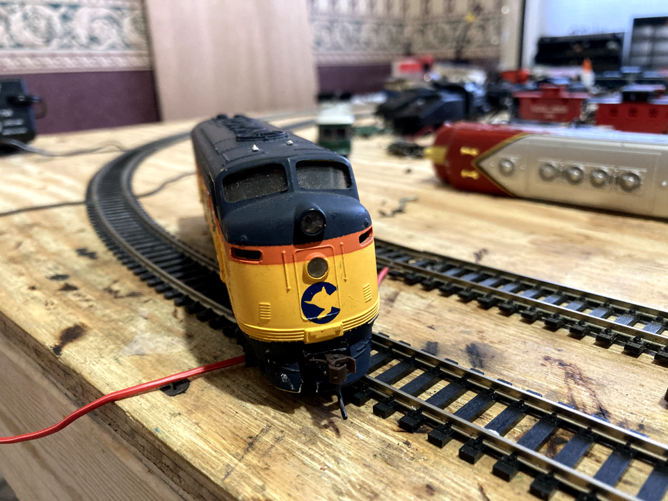 HO scale Bachmann Diesel Engine with Dummy Chessie System | eBay