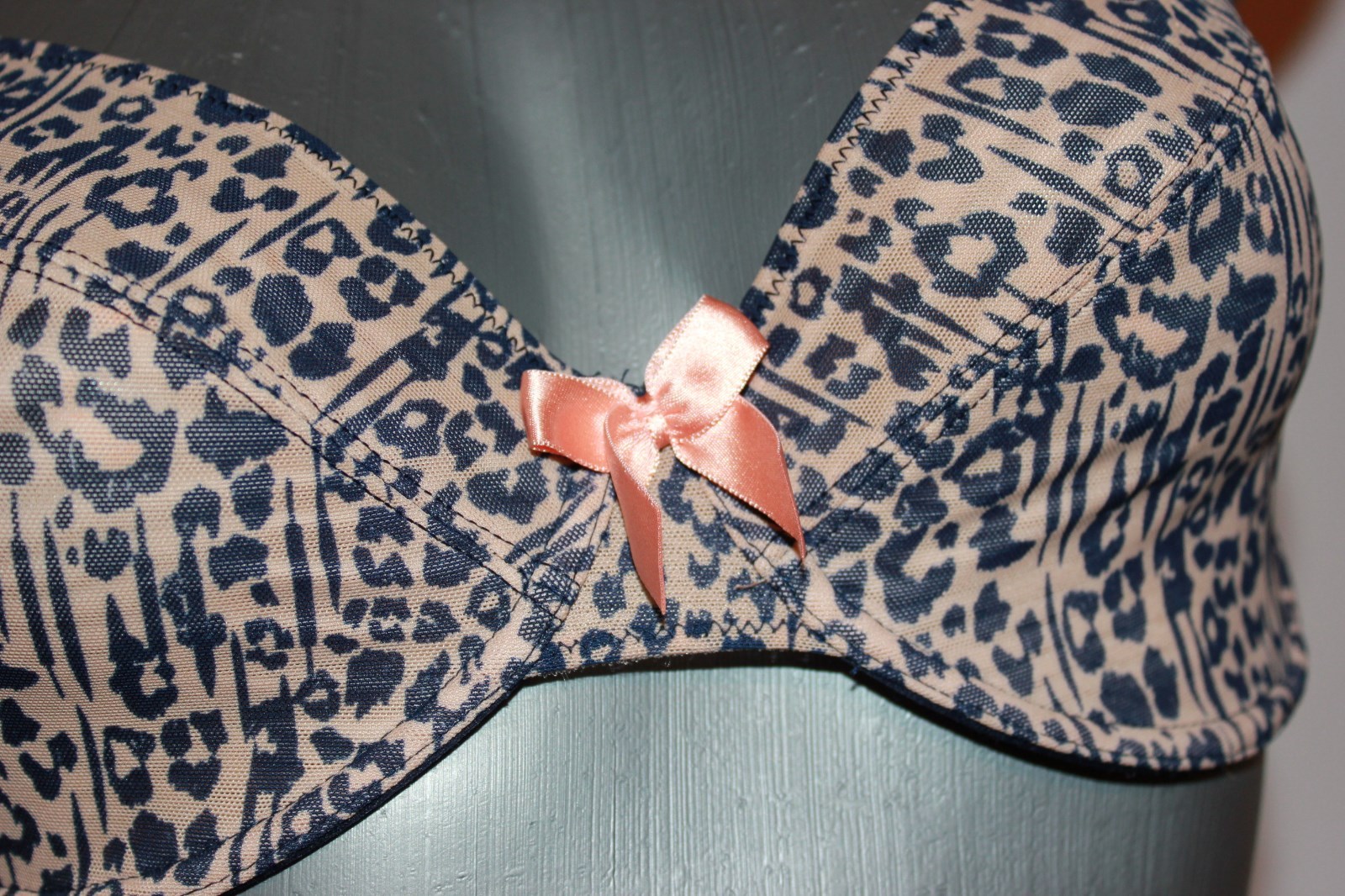 Triumph Bee Dees Bügel BH "Maison 84 W" Gr. 75 E braun skin haut ...