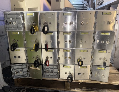 Diebold Safety Deposit Boxes with Keys 24 Box Hotel Safe Box Bank Post ...