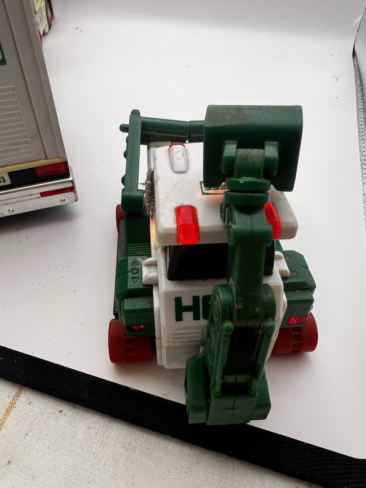 Hess 2003 Truck Toy Truck And Race Cars W/ LIGHTS & SOUNDS + 2013 Hess ...