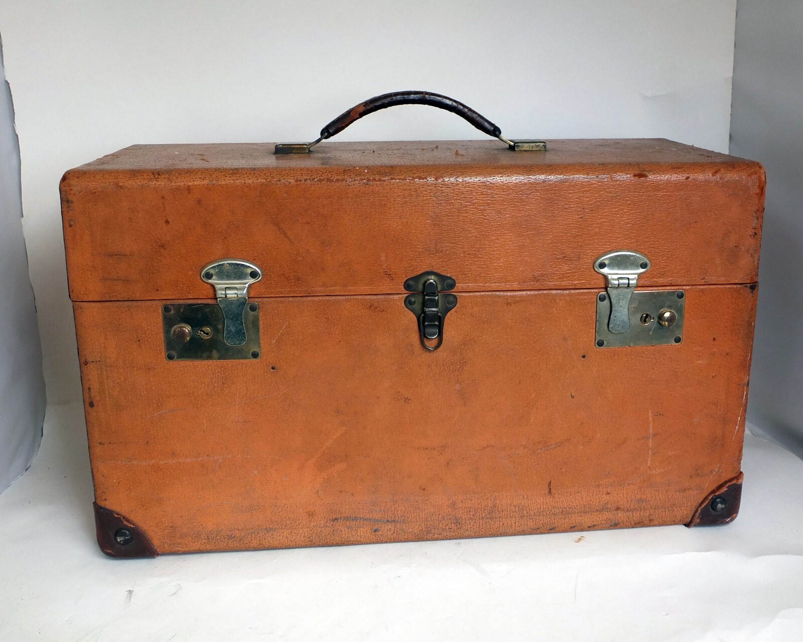 Emmet California Genuine PIG Hard Camera Case ID 18 1/2(L) x 7 3/4(W) x ...