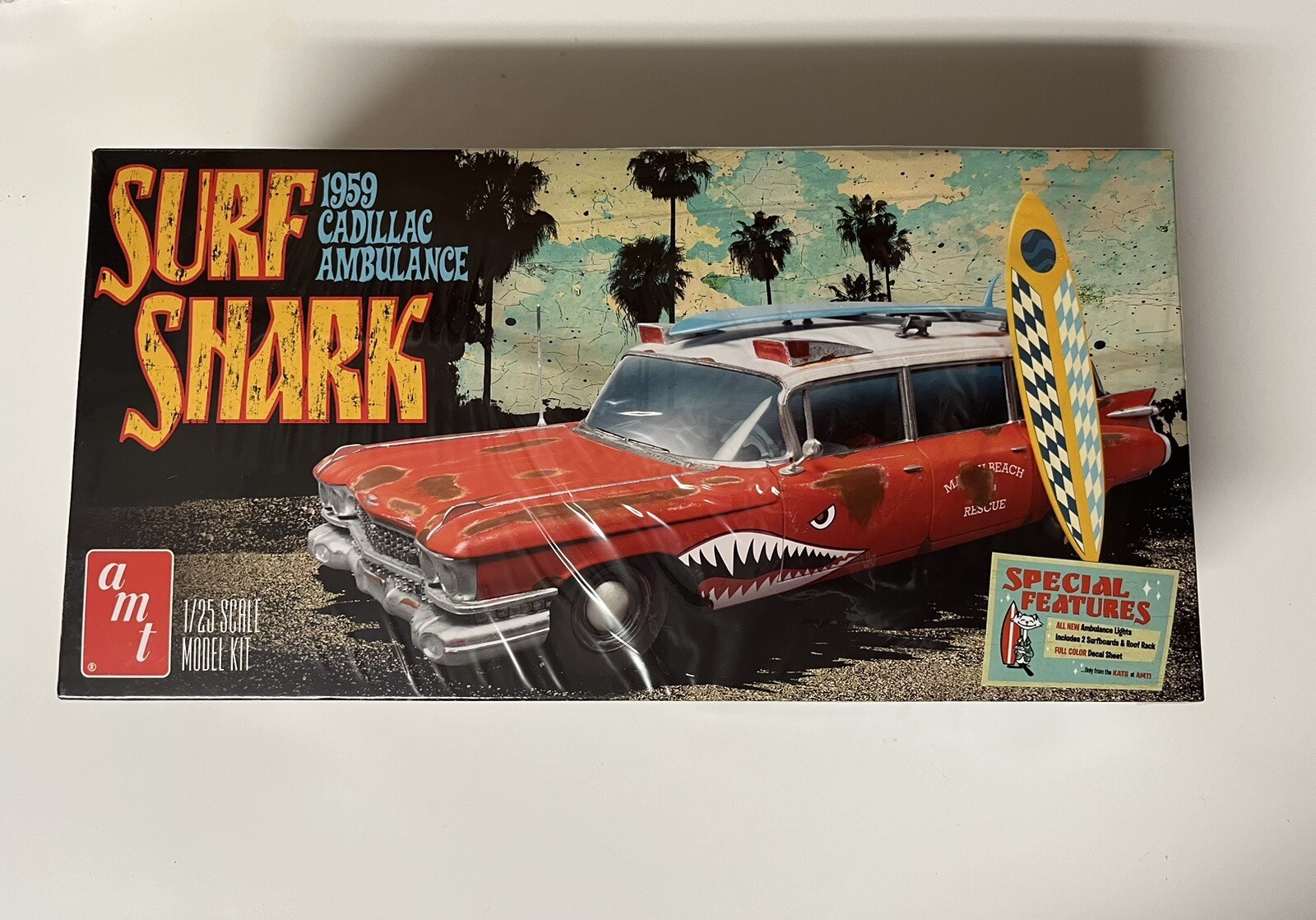 AMT Surf Shark 1959 Cadillac Ambulance 1/25 Scale Model Car Kit (1242 ...