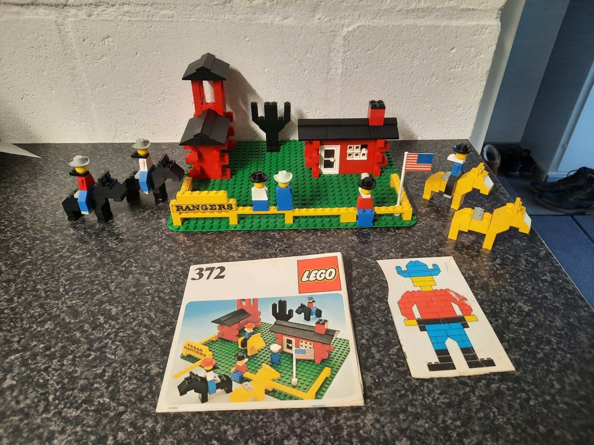 Vintage Lego Sets LEGO® 6081: Die Letzte Graue Burg & Die Erste