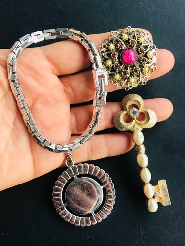 Vtg lot signed Coro faux pearl key brooch silver tone bracelet glass ...