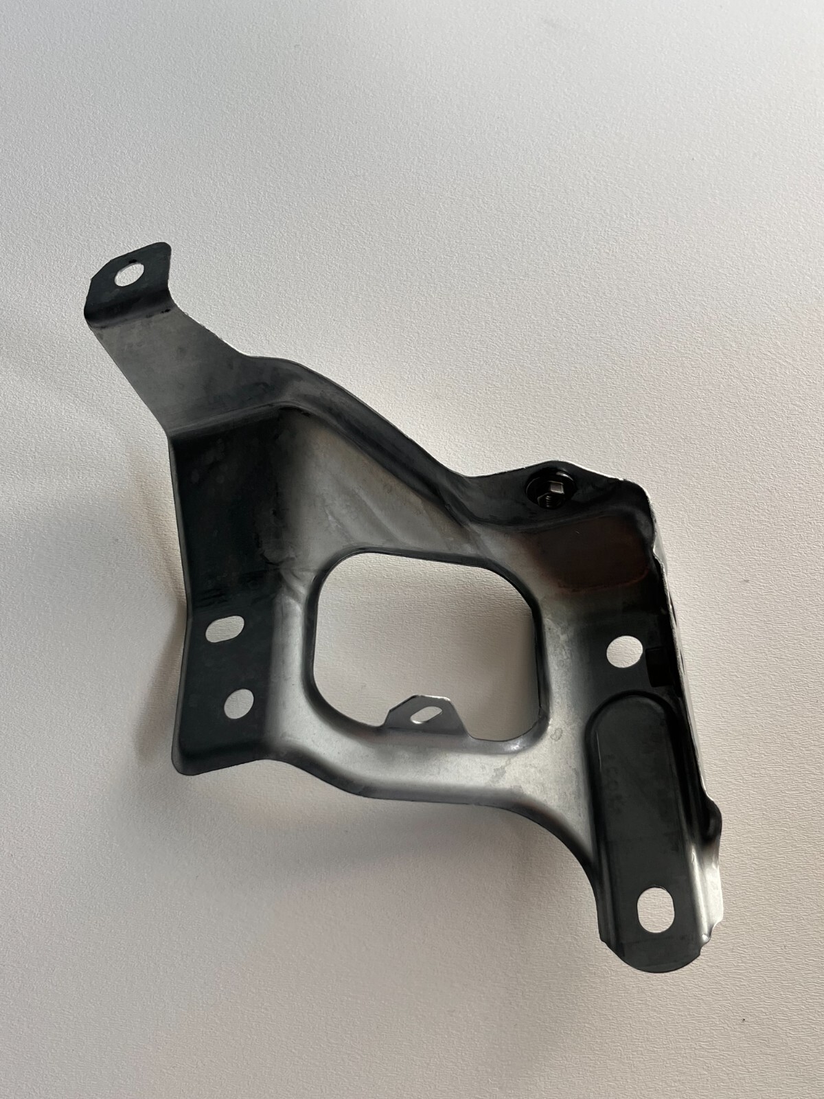 2017 - 2020 Tesla Model 3 Front Right Fender Support Bracket OEM ...