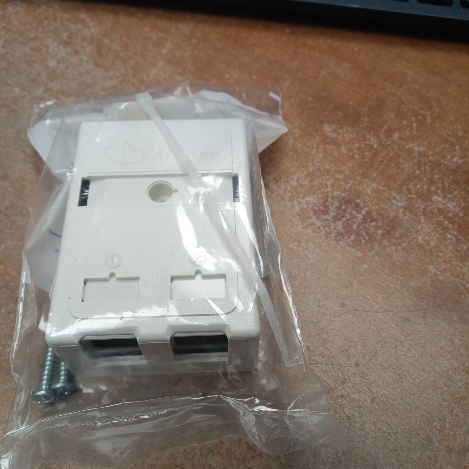 Siemon Max Surface Mount Box 2 Port White MX-SM2-02 | eBay