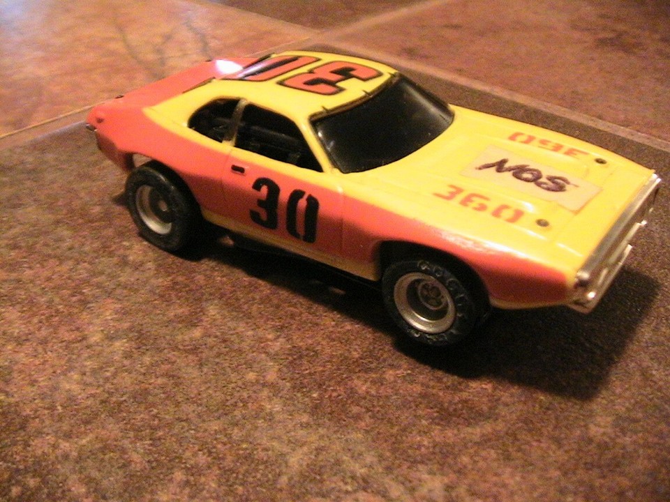 UNUSED VINTAGE AURORA/AFX PLYMOUTH ROAD RUNNER Stock Car MAGNASONIC-Yel ...