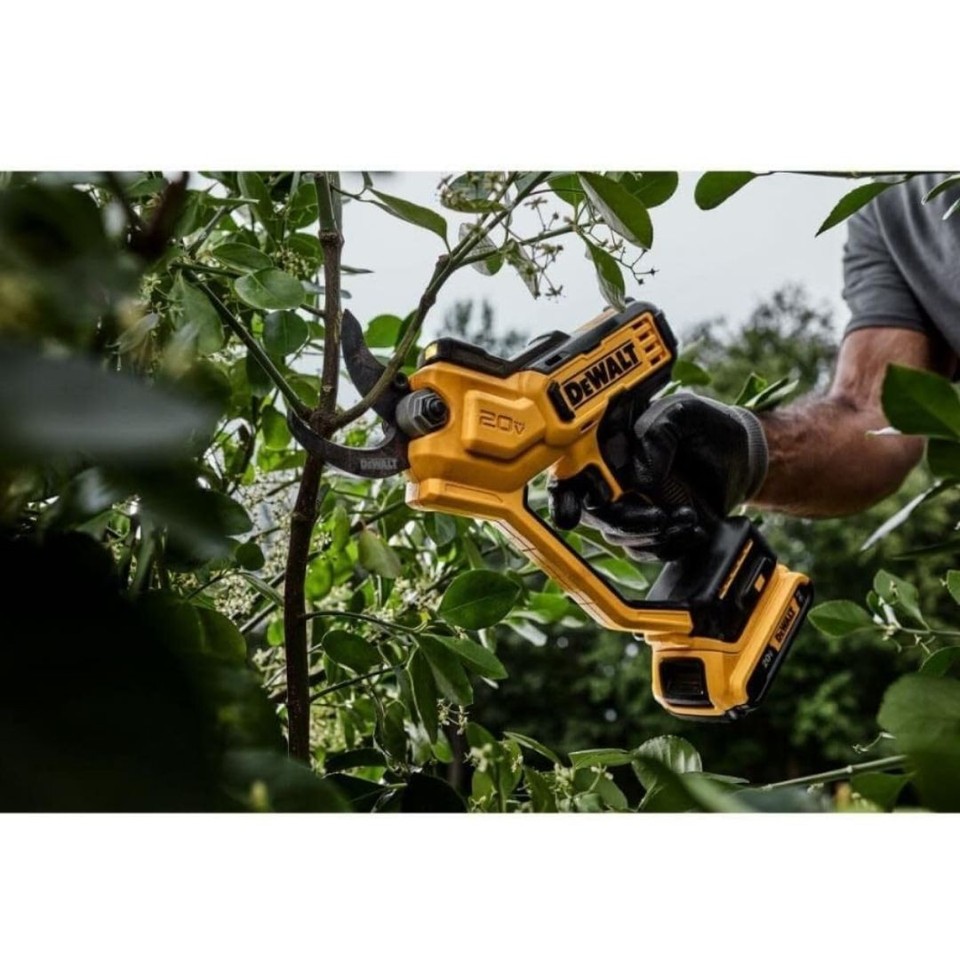 DEWALT 20V MAX Pruning Shears Garden Tool, Cordless, Bare Tool Only ...