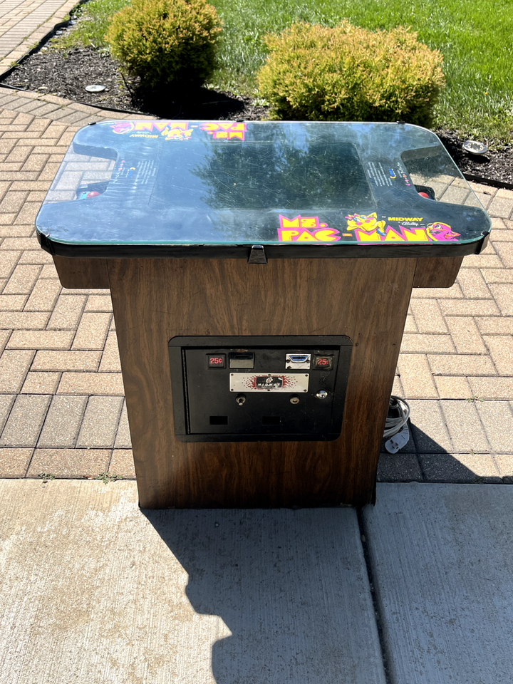 MS PAC-MAN ARCADE MACHINE COCKTAIL TABLE - Working and Good Condition ...