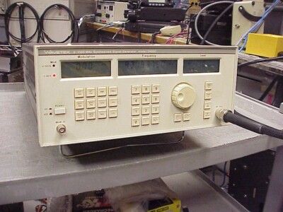Wavetek 2500C 2-1100 MHz Synthesized Signal Generator - Free shipping ...