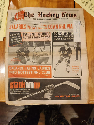 11/22/1974 The Hockey News - Gary Monahan Canucks Toro's Wayne Dillon ...
