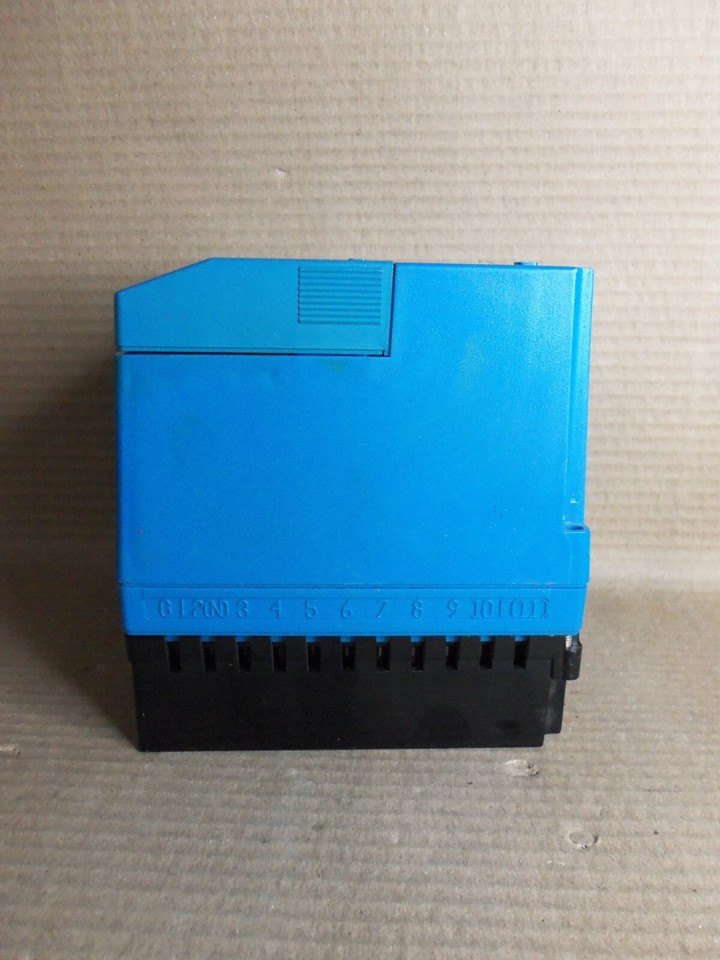 CLEAVER BROOKS 833-2718 RM7800 L 1079 BURNER CONTROL 8332718 ...