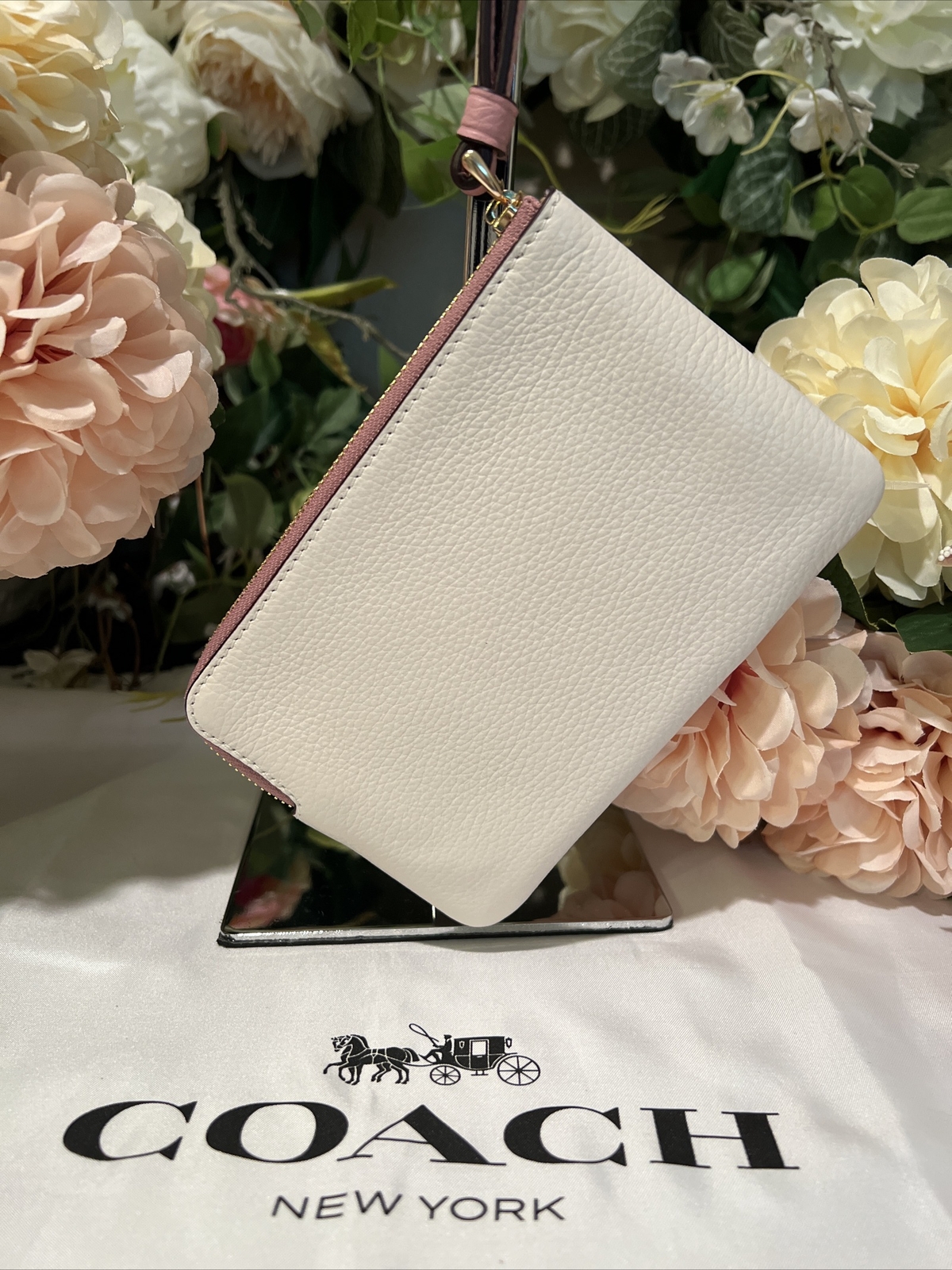 COACH Leather Corner Zip Wristlet~Light Khaki/Pink Hearts, Chalk White ...