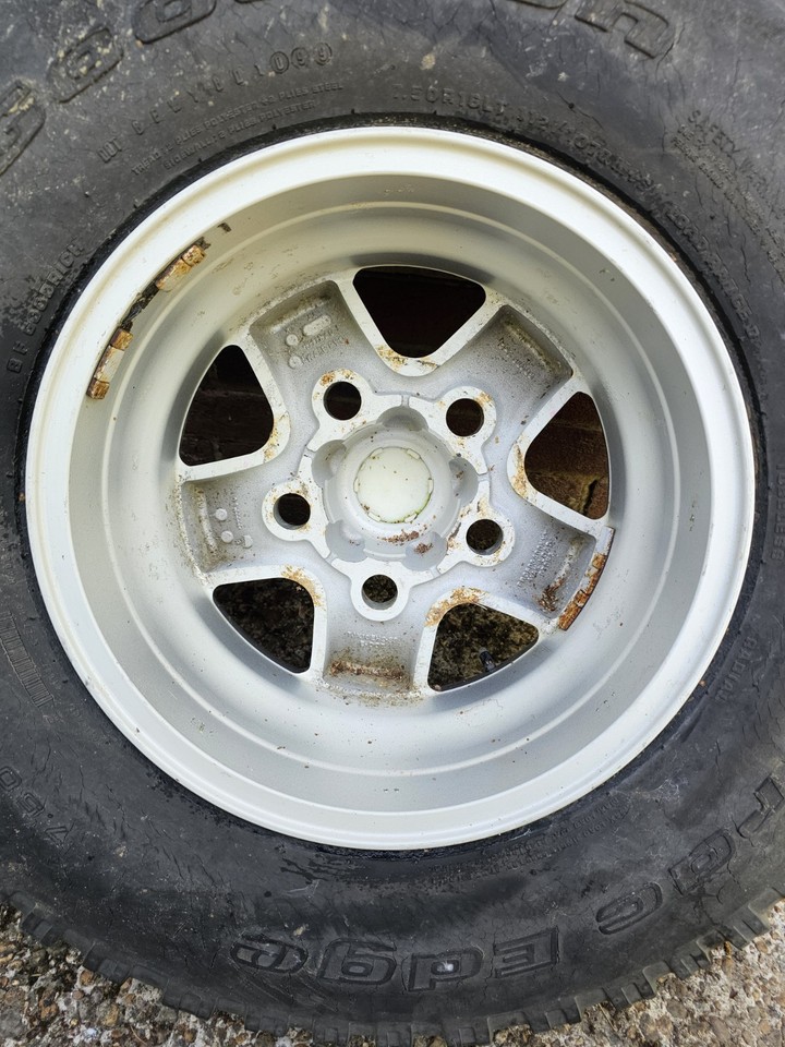 Land Rover Defender - 16" Boost Alloy Wheel & All Terrain Tyre - single ...