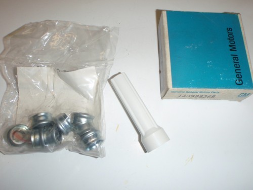 SET of 8 NOS GM Intake Valve Seals 71 72 Chevy Camaro 402 ci BBC V8 ...