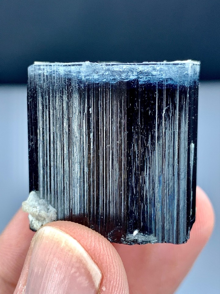 49 Gm Blue Cap Lustrous Terminated Crystal Combine With Slight Albite ...