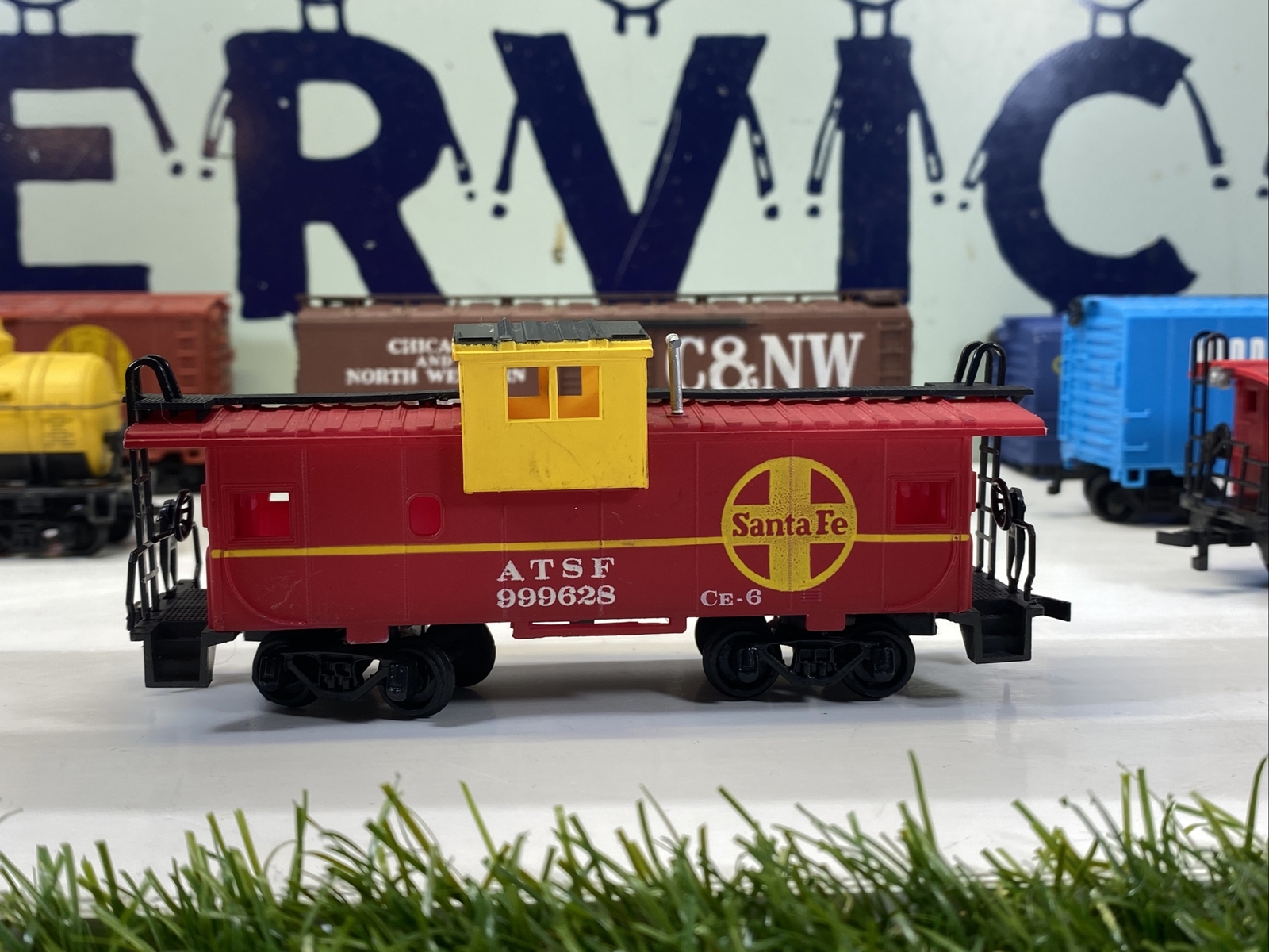 Vintage Bachmann HO Scale Train Santa Fe Locomotive Engine #307 W/9 Car ...